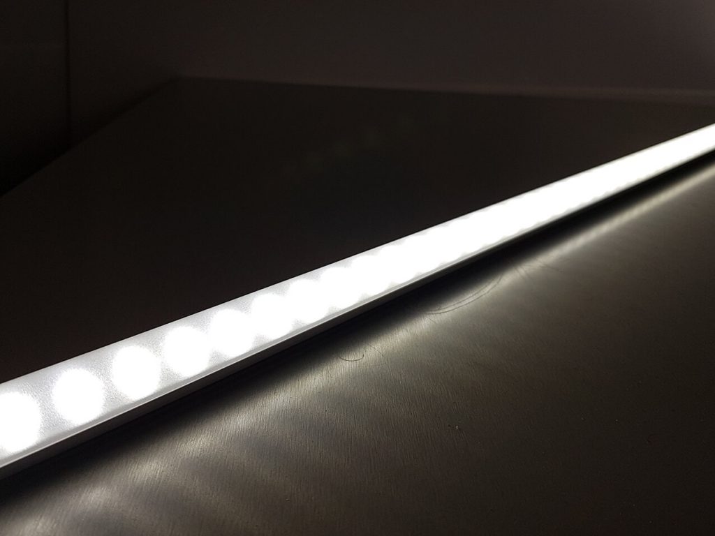636-LED-Lichtleiste-Lineare-Beleuchtung-Lichtrohr-Ultra-duenn-homogene ...